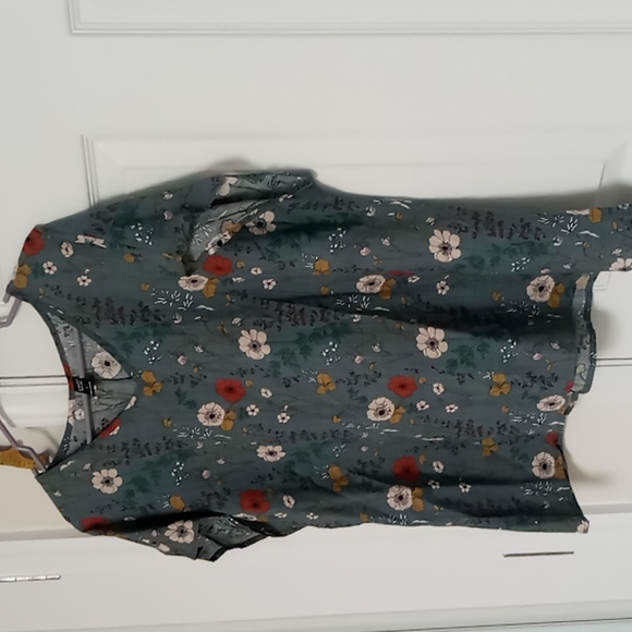 Emery Rose | Tops | Emery Rose New Top | Poshmark